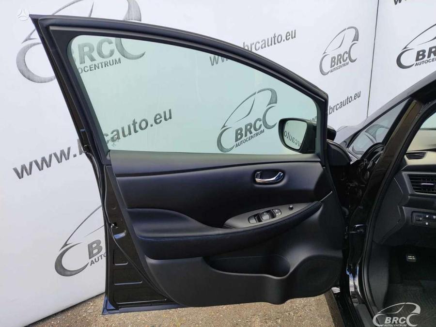 Black Nissan Leaf 2021 in Klaipeda, with an engine capacity of 0.00 L and mileage of 45 thousand km for 13400 €, photo 17 on AUTOMOTO.COM.LV