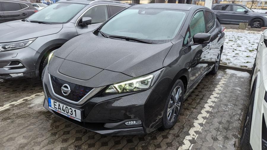 Black Nissan Leaf 2021 in Vilnius, with an engine capacity of 0.00 L and mileage of 62 thousand km for 12500 €, photo 1 on AUTOMOTO.COM.LV