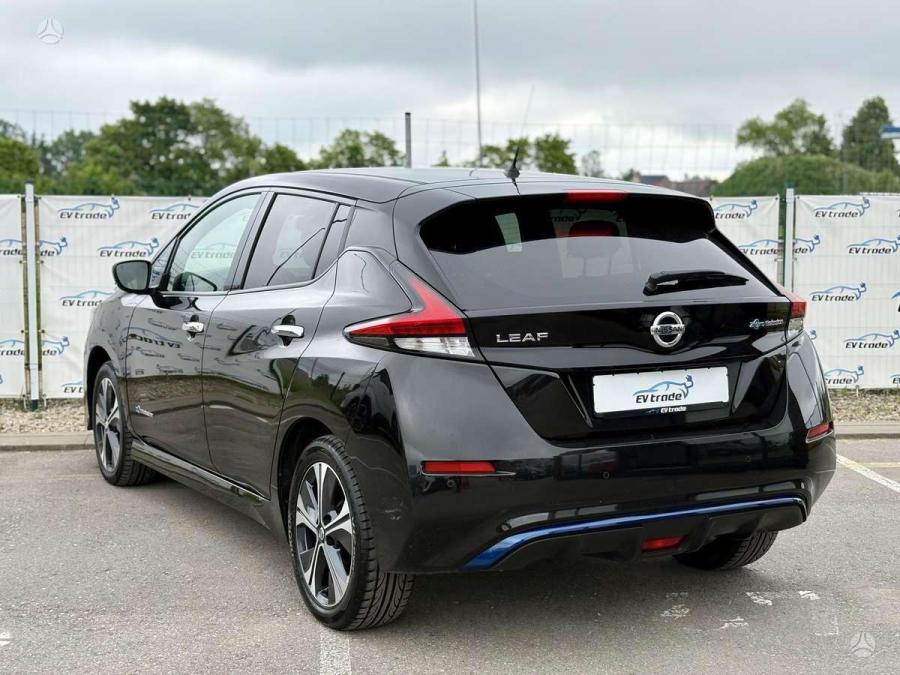 Black Nissan Leaf 2021 in Vilnius, with an engine capacity of 0.00 L and mileage of 120 thousand km for 14999 €, photo 4 on AUTOMOTO.COM.LV