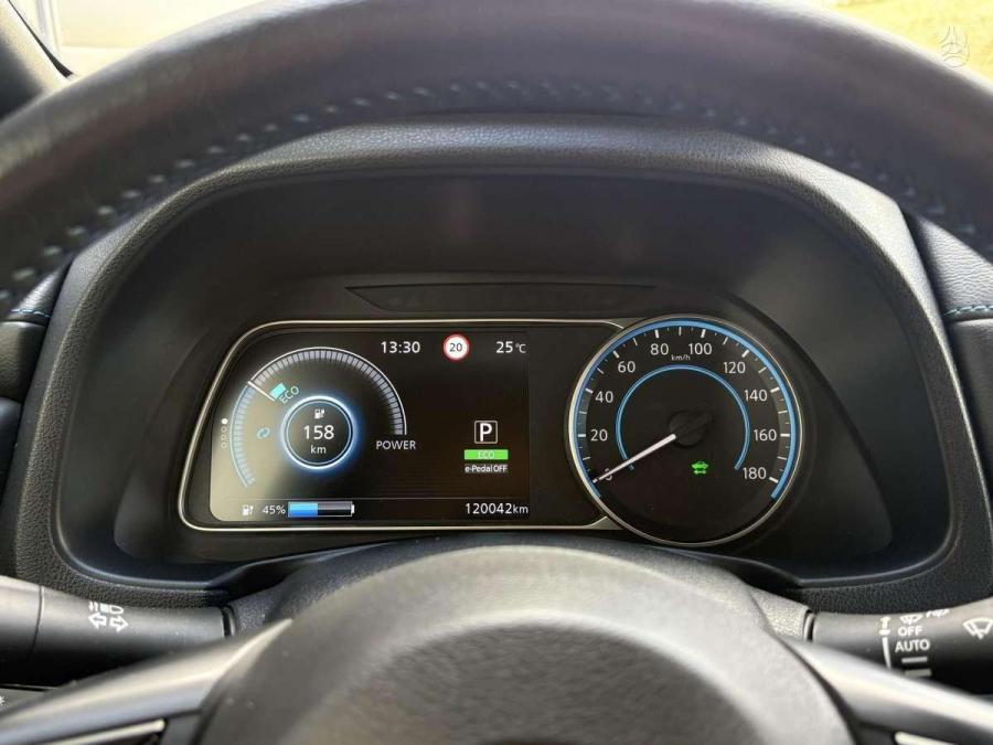 Black Nissan Leaf 2021 in Vilnius, with an engine capacity of 0.00 L and mileage of 120 thousand km for 14999 €, photo 6 on AUTOMOTO.COM.LV