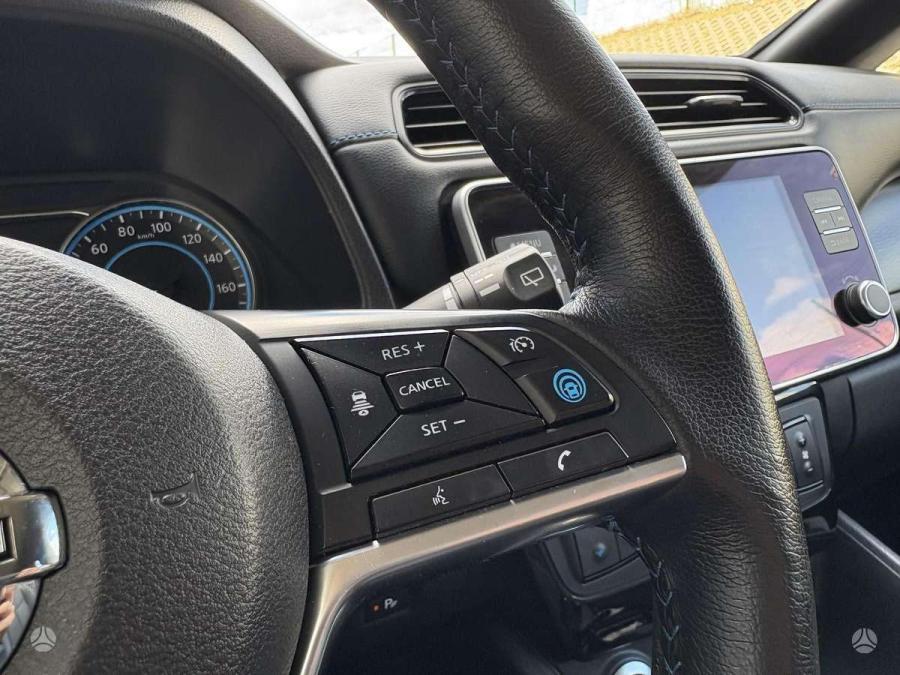 Black Nissan Leaf 2021 in Vilnius, with an engine capacity of 0.00 L and mileage of 120 thousand km for 14999 €, photo 9 on AUTOMOTO.COM.LV