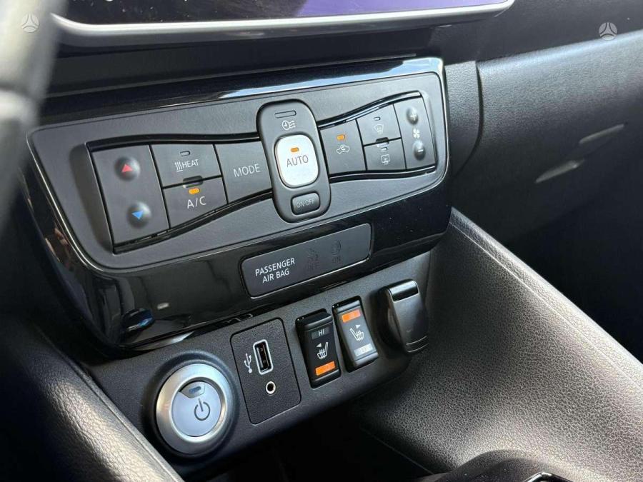 Black Nissan Leaf 2021 in Vilnius, with an engine capacity of 0.00 L and mileage of 120 thousand km for 14999 €, photo 14 on AUTOMOTO.COM.LV