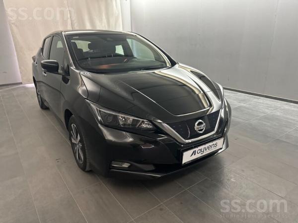 Melns Nissan Leaf 2021 Rīga, ar dzinēja tilpumu 0.00 L un nobraukumu 40 tūkst. km par 15990 €, foto 2 vietnē AUTOMOTO.COM.LV