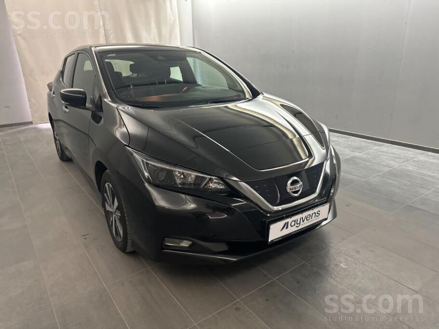 Black Nissan Leaf 2021 in Riga, with an engine capacity of 0.00 L and mileage of 40 thousand km for 15990 €, photo 3 on AUTOMOTO.COM.LV