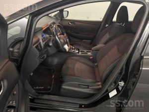 Black Nissan Leaf 2021 in Riga, with an engine capacity of 0.00 L and mileage of 40 thousand km for 15990 €, photo 6 on AUTOMOTO.COM.LV