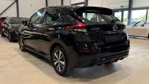 Melns Nissan Leaf 2021 Rīga, ar dzinēja tilpumu 0.00 L un nobraukumu 40 tūkst. km par 15990 €, foto 3 vietnē AUTOMOTO.COM.LV
