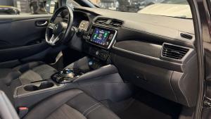 Melns Nissan Leaf 2021 Rīga, ar dzinēja tilpumu 0.00 L un nobraukumu 40 tūkst. km par 15990 €, foto 17 vietnē AUTOMOTO.COM.LV