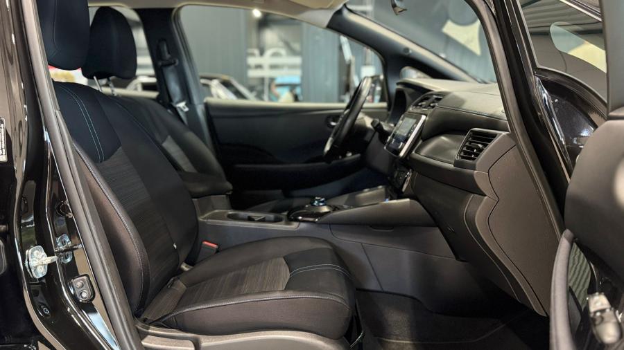 Melns Nissan Leaf 2021 Rīga, ar dzinēja tilpumu 0.00 L un nobraukumu 40 tūkst. km par 15990 €, foto 18 vietnē AUTOMOTO.COM.LV