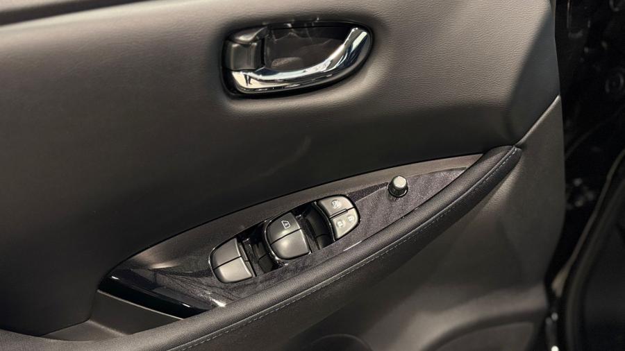 Melns Nissan Leaf 2021 Rīga, ar dzinēja tilpumu 0.00 L un nobraukumu 40 tūkst. km par 15990 €, foto 23 vietnē AUTOMOTO.COM.LV