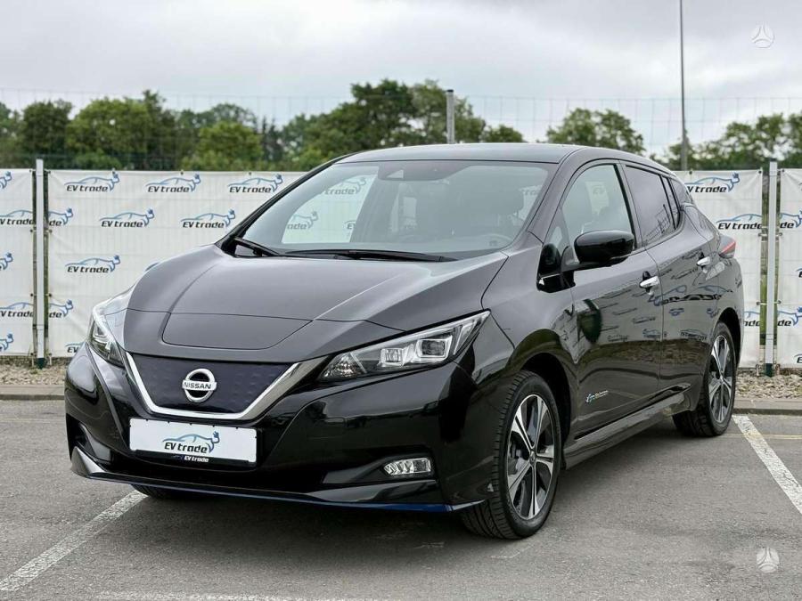 Melns Nissan Leaf 2021 Viļņa, ar dzinēja tilpumu 0.00 L un nobraukumu 122 tūkst. km par 13800 €, foto 1 vietnē AUTOMOTO.COM.LV