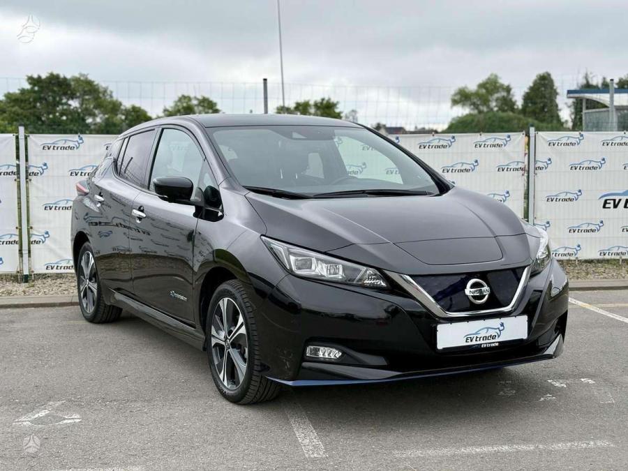 Melns Nissan Leaf 2021 Viļņa, ar dzinēja tilpumu 0.00 L un nobraukumu 122 tūkst. km par 13800 €, foto 3 vietnē AUTOMOTO.COM.LV