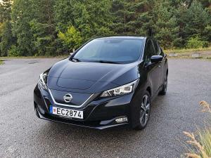 Black Nissan Leaf 2021 in Vilnius, with an engine capacity of 0.00 L and mileage of 75 thousand km for 15000 €, photo 3 on AUTOMOTO.COM.LV