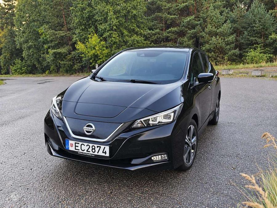 Black Nissan Leaf 2021 in Vilnius, with an engine capacity of 0.00 L and mileage of 75 thousand km for 15000 €, photo 3 on AUTOMOTO.COM.LV
