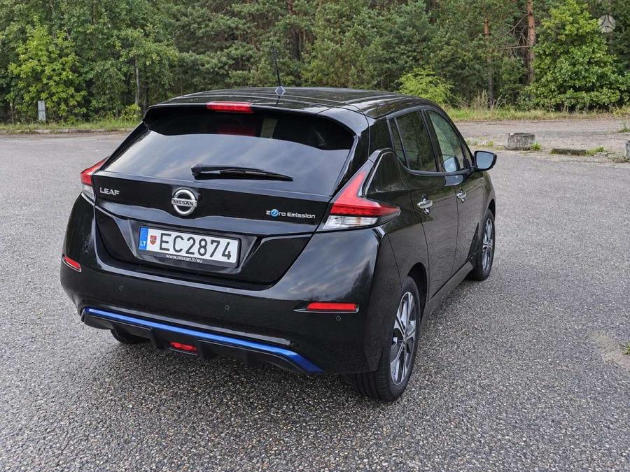 Black Nissan Leaf 2021 in Vilnius, with an engine capacity of 0.00 L and mileage of 75 thousand km for 15000 €, photo 5 on AUTOMOTO.COM.LV