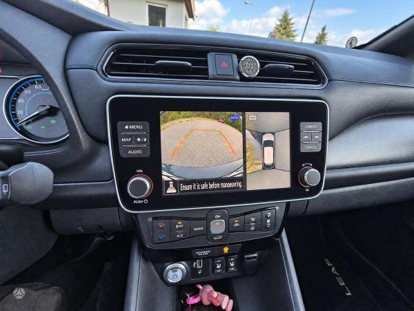 Nissan Leaf 2021 Viļņa vietnē Melns Nissan Leaf 2021 Viļņa, ar dzinēja tilpumu 0.00 L un nobraukumu 75 tūkst. km par 15000 €, foto 10 vietnē AUTOMOTO.COM.LV