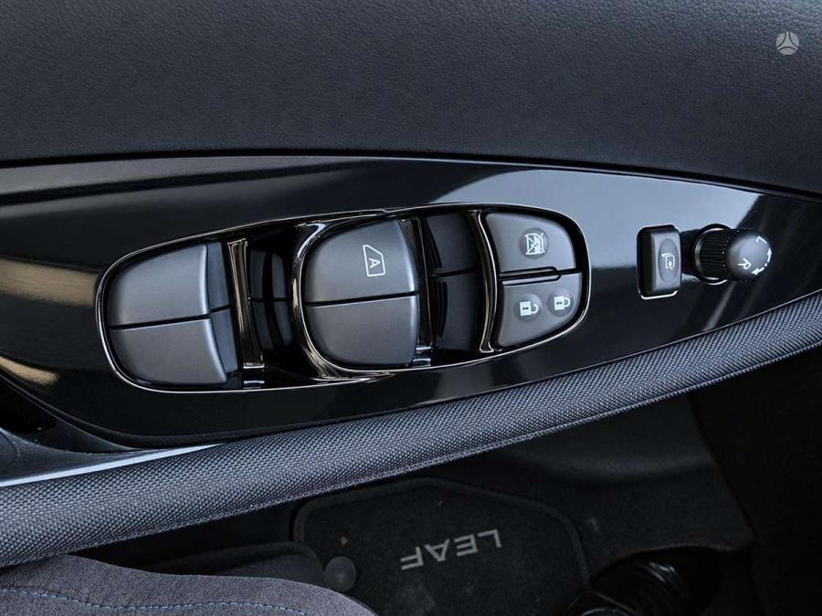 Black Nissan Leaf 2021 in Vilnius, with an engine capacity of 0.00 L and mileage of 75 thousand km for 15000 €, photo 13 on AUTOMOTO.COM.LV