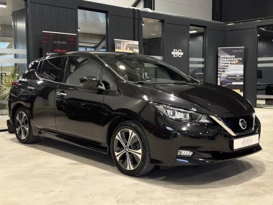 Black Nissan Leaf 2021 in Riga, with an engine capacity of 0.00 L and mileage of 89 thousand km for 14990 €, photo 1 on AUTOMOTO.COM.LV
