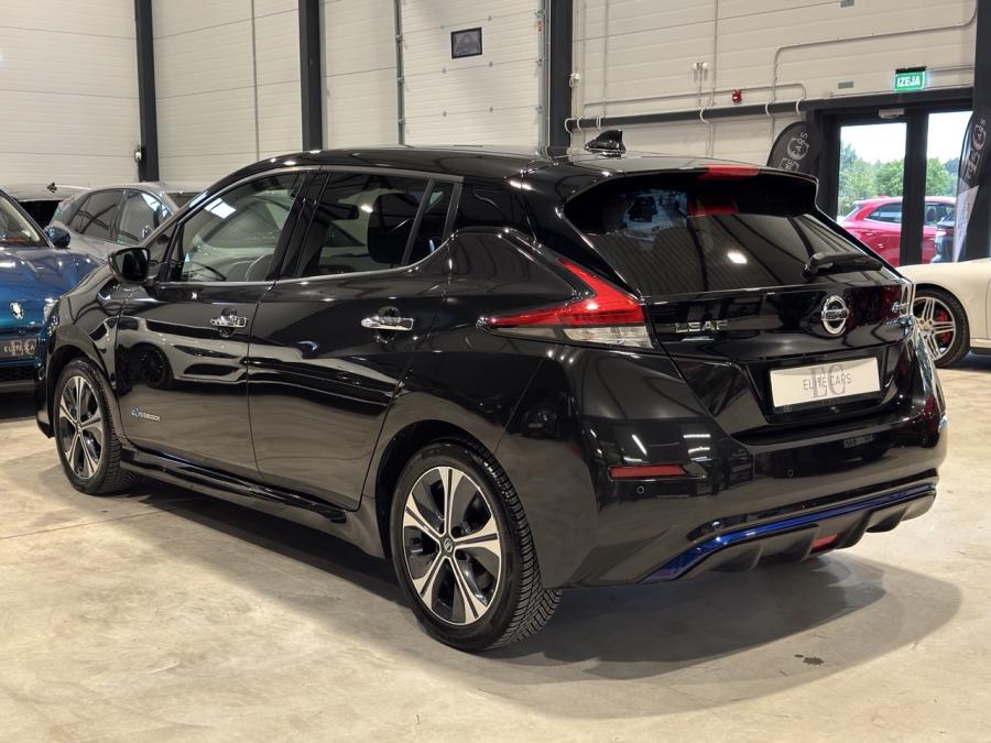 Black Nissan Leaf 2021 in Riga, with an engine capacity of 0.00 L and mileage of 89 thousand km for 14990 €, photo 8 on AUTOMOTO.COM.LV