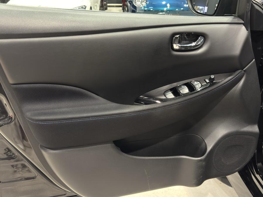 Black Nissan Leaf 2021 in Riga, with an engine capacity of 0.00 L and mileage of 89 thousand km for 14990 €, photo 21 on AUTOMOTO.COM.LV