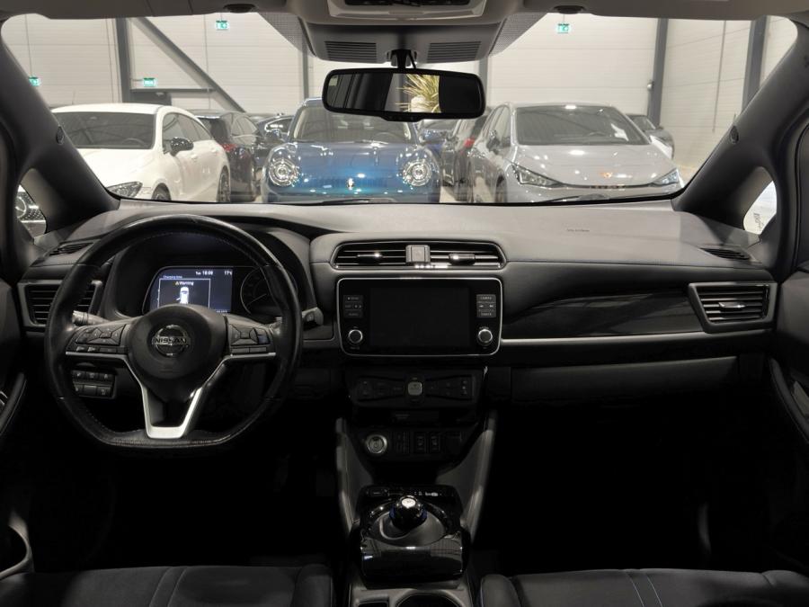 Black Nissan Leaf 2021 in Riga, with an engine capacity of 0.00 L and mileage of 89 thousand km for 14990 €, photo 26 on AUTOMOTO.COM.LV
