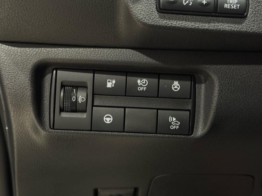 Black Nissan Leaf 2021 in Riga, with an engine capacity of 0.00 L and mileage of 89 thousand km for 14990 €, photo 42 on AUTOMOTO.COM.LV