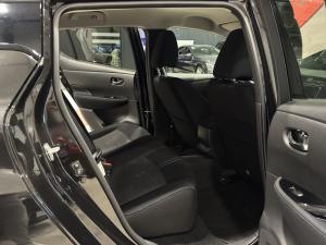 Black Nissan Leaf 2021 in Riga, with an engine capacity of 0.00 L and mileage of 89 thousand km for 14990 €, photo 49 on AUTOMOTO.COM.LV