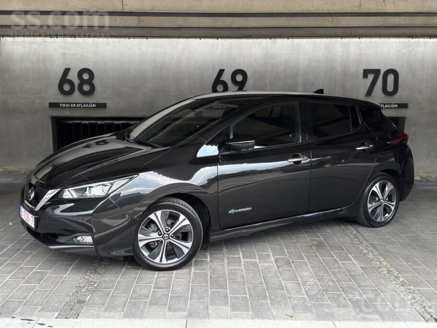 Melns Nissan Leaf 2021 Rīga, ar dzinēja tilpumu 0.00 L un nobraukumu 89 tūkst. km par 14990 €, foto 1 vietnē AUTOMOTO.COM.LV
