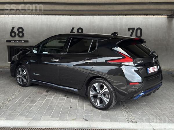 Melns Nissan Leaf 2021 Rīga, ar dzinēja tilpumu 0.00 L un nobraukumu 89 tūkst. km par 14990 €, foto 5 vietnē AUTOMOTO.COM.LV