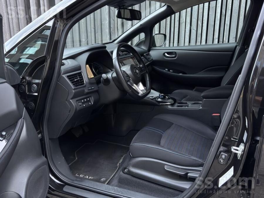 Melns Nissan Leaf 2021 Rīga, ar dzinēja tilpumu 0.00 L un nobraukumu 89 tūkst. km par 14990 €, foto 12 vietnē AUTOMOTO.COM.LV