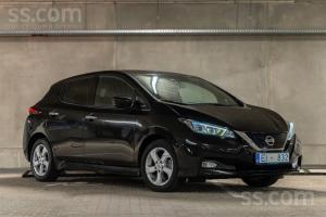 Black Nissan Leaf 2021 in Riga, with an engine capacity of 0.00 L and mileage of 19 thousand km for 17500 €, photo 3 on AUTOMOTO.COM.LV