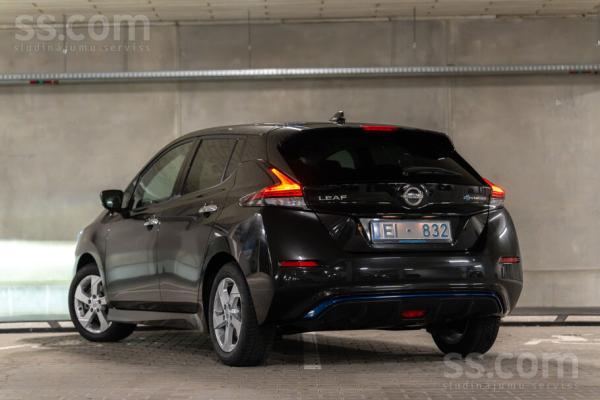 Melns Nissan Leaf 2021 Rīga, ar dzinēja tilpumu 0.00 L un nobraukumu 19 tūkst. km par 17500 €, foto 4 vietnē AUTOMOTO.COM.LV