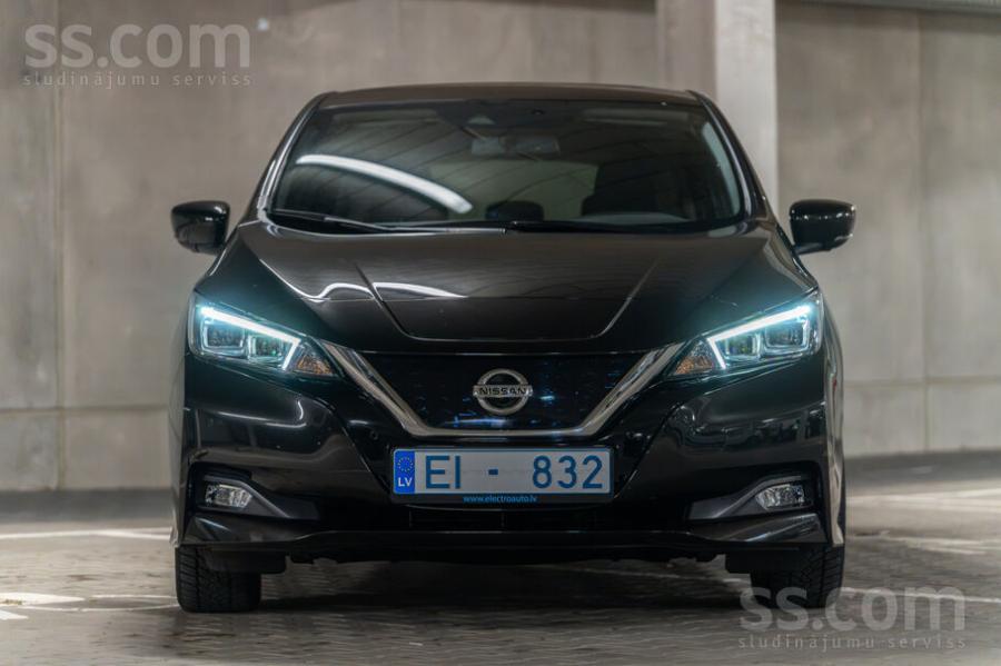 Black Nissan Leaf 2021 in Riga, with an engine capacity of 0.00 L and mileage of 19 thousand km for 17500 €, photo 8 on AUTOMOTO.COM.LV