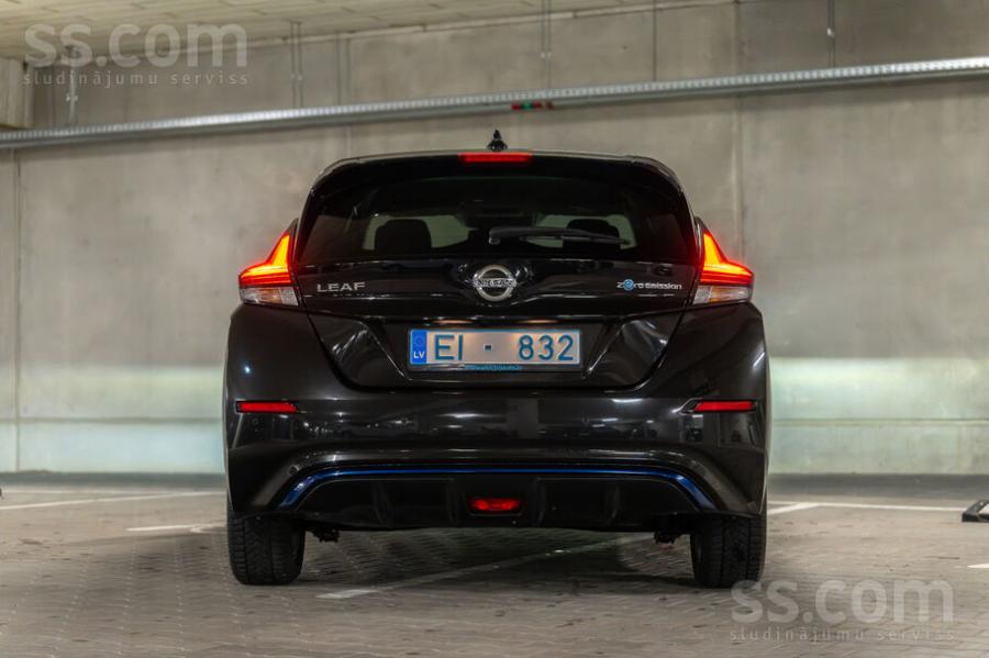 Black Nissan Leaf 2021 in Riga, with an engine capacity of 0.00 L and mileage of 19 thousand km for 17500 €, photo 9 on AUTOMOTO.COM.LV