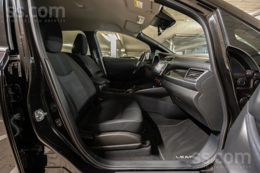 Black Nissan Leaf 2021 in Riga, with an engine capacity of 0.00 L and mileage of 19 thousand km for 17500 €, photo 21 on AUTOMOTO.COM.LV