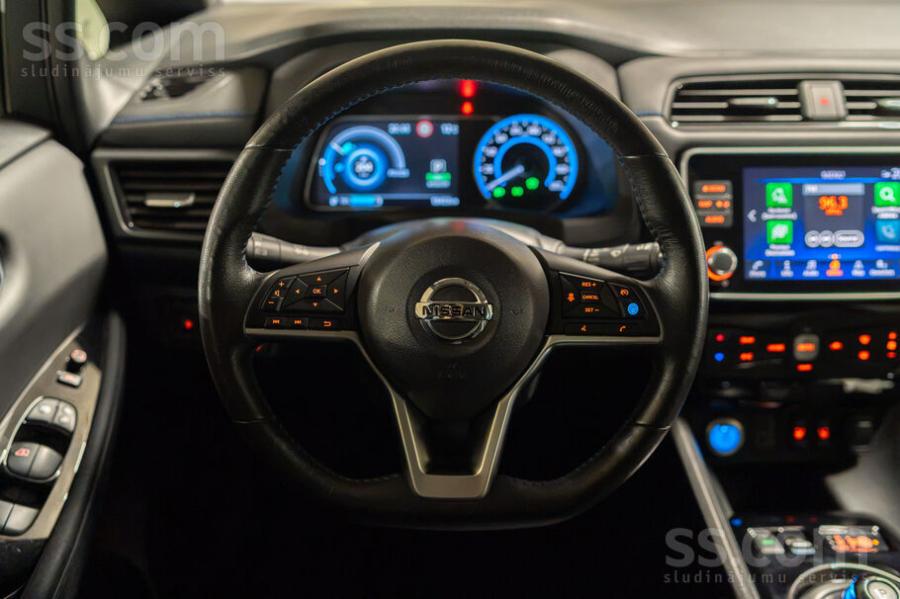 Black Nissan Leaf 2021 in Riga, with an engine capacity of 0.00 L and mileage of 19 thousand km for 17500 €, photo 25 on AUTOMOTO.COM.LV
