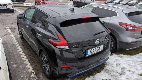 Black Nissan Leaf 2022 in Vilnius, with an engine capacity of 0.00 L and mileage of 62 thousand km for 11900 €, photo 3 on AUTOMOTO.COM.LV