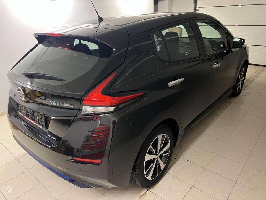 Black Nissan Leaf 2022 in Kaunas, with an engine capacity of 0.00 L and mileage of 60 thousand km for 12750 €, photo 12 on AUTOMOTO.COM.LV