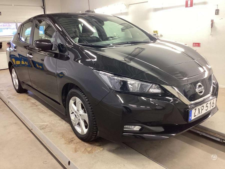 Melns Nissan Leaf 2022 Viļņa, ar dzinēja tilpumu 0.00 L un nobraukumu 63 tūkst. km par 15490 €, foto 2 vietnē AUTOMOTO.COM.LV