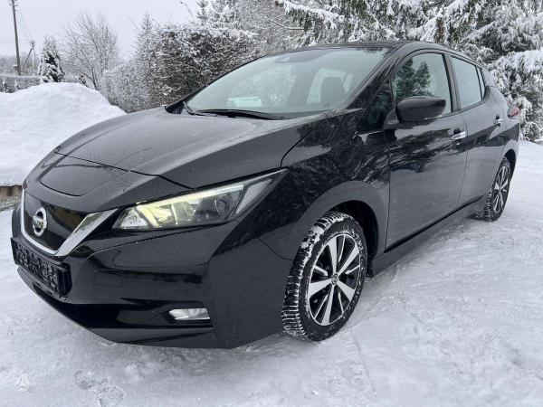 Melns Nissan Leaf 2022 Kauņa, ar dzinēja tilpumu 0.00 L un nobraukumu 60 tūkst. km par 12850 €, foto 5 vietnē AUTOMOTO.COM.LV