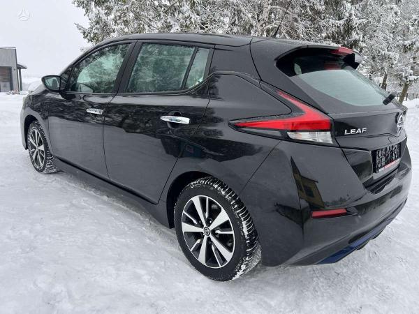 Melns Nissan Leaf 2022 Kauņa, ar dzinēja tilpumu 0.00 L un nobraukumu 60 tūkst. km par 12850 €, foto 6 vietnē AUTOMOTO.COM.LV