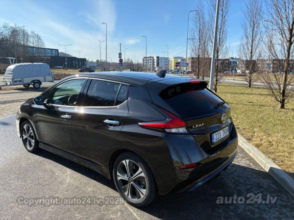 Melns Nissan Leaf 2022 Tallina, ar dzinēja tilpumu 0.00 L un nobraukumu 27 tūkst. km par 17990 €, foto 3 vietnē AUTOMOTO.COM.LV