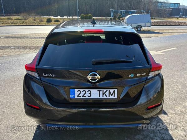 Melns Nissan Leaf 2022 Tallina, ar dzinēja tilpumu 0.00 L un nobraukumu 27 tūkst. km par 17990 €, foto 4 vietnē AUTOMOTO.COM.LV