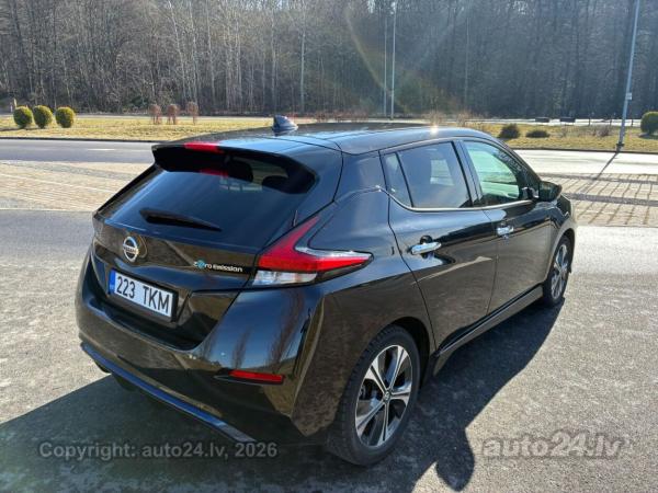 Melns Nissan Leaf 2022 Tallina, ar dzinēja tilpumu 0.00 L un nobraukumu 27 tūkst. km par 17990 €, foto 5 vietnē AUTOMOTO.COM.LV
