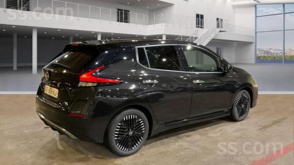 Melns Nissan Leaf 2022 Rīga, ar dzinēja tilpumu 0.00 L un nobraukumu 86 tūkst. km par 17750 €, foto 3 vietnē AUTOMOTO.COM.LV
