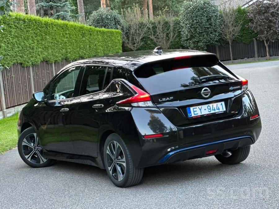 Black Nissan Leaf 2022 in Riga, with an engine capacity of 0.00 L and mileage of 73 thousand km for 16450 €, photo 5 on AUTOMOTO.COM.LV