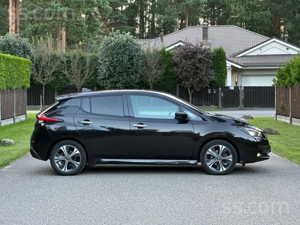 Black Nissan Leaf 2022 in Riga, with an engine capacity of 0.00 L and mileage of 73 thousand km for 16450 €, photo 5 on AUTOMOTO.COM.LV
