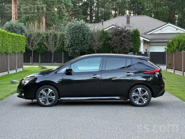 Black Nissan Leaf 2022 in Riga, with an engine capacity of 0.00 L and mileage of 73 thousand km for 16450 €, photo 6 on AUTOMOTO.COM.LV