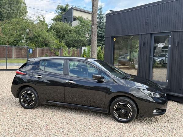 Melns Nissan Leaf 2022 Rīga, ar dzinēja tilpumu 0.00 L un nobraukumu 54 tūkst. km par 16750 €, foto 3 vietnē AUTOMOTO.COM.LV