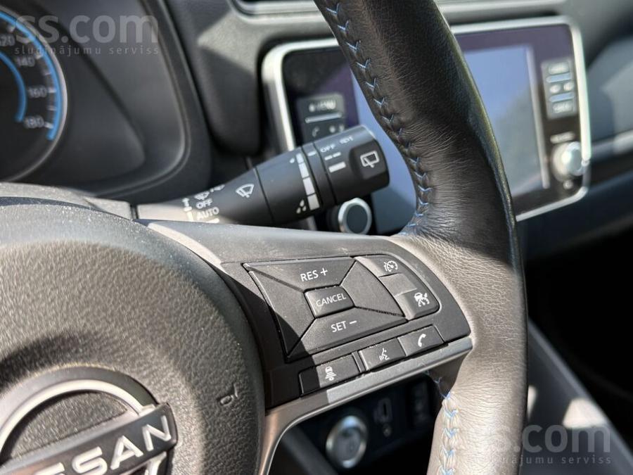 Melns Nissan Leaf 2022 Rīga, ar dzinēja tilpumu 0.00 L un nobraukumu 55 tūkst. km par 16550 €, foto 22 vietnē AUTOMOTO.COM.LV