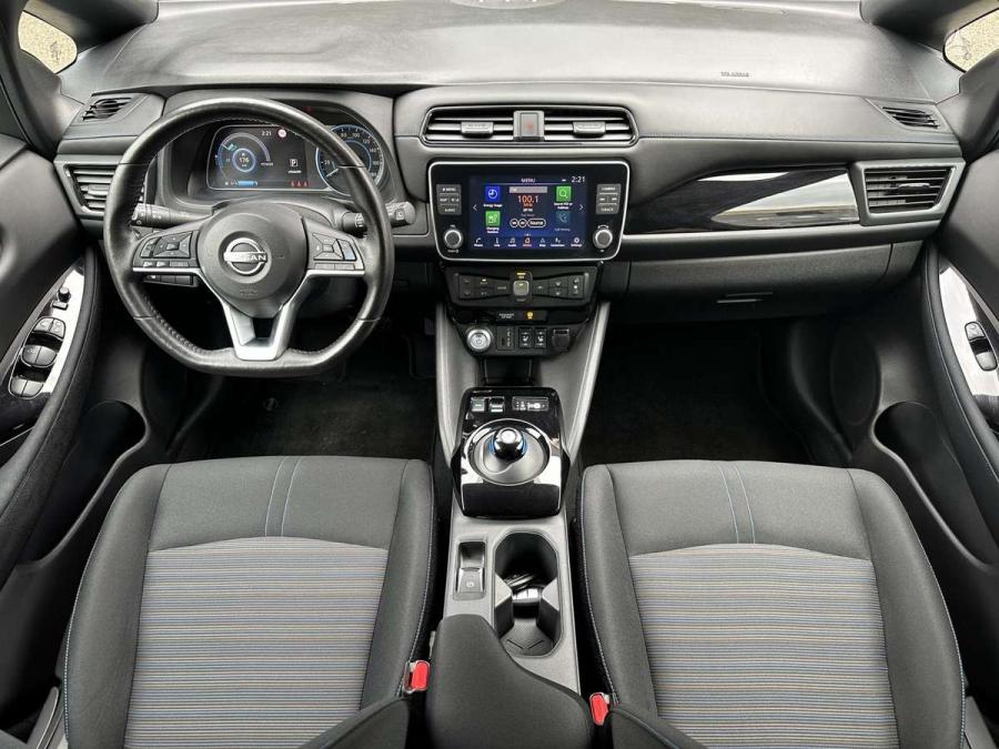 Melns Nissan Leaf 2022 Viļņa, ar dzinēja tilpumu 0.00 L un nobraukumu 62 tūkst. km par 16750 €, foto 4 vietnē AUTOMOTO.COM.LV